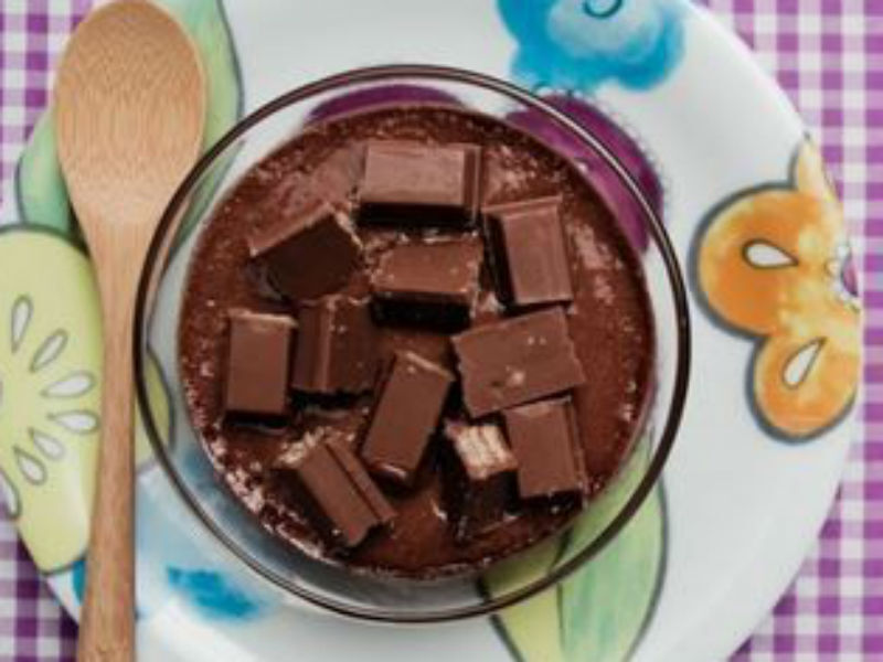Aprenda a fazer um delicioso mousse de kit kat
