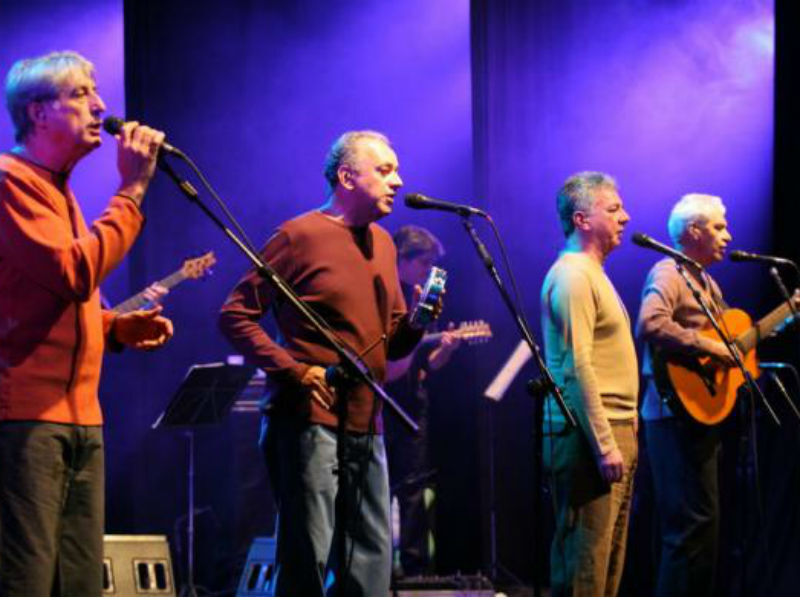 MPB4 abre show do concurso musical Brasil Vocal