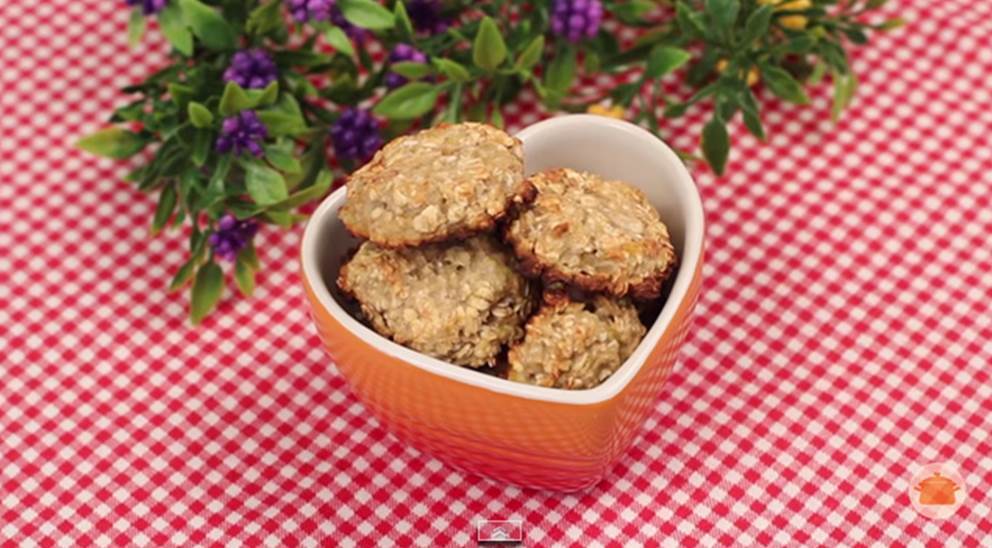 Faça cookies saudáveis com apenas três ingredientes