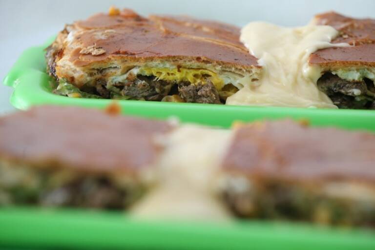 Conheça 10 lugares para comer um belo xis gaúcho em POA