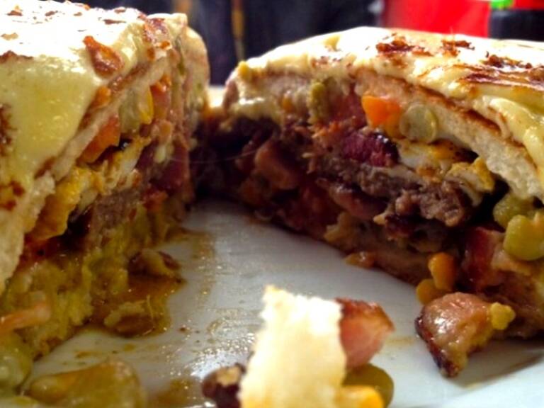 Conheça 10 lugares para comer um belo xis gaúcho em POA