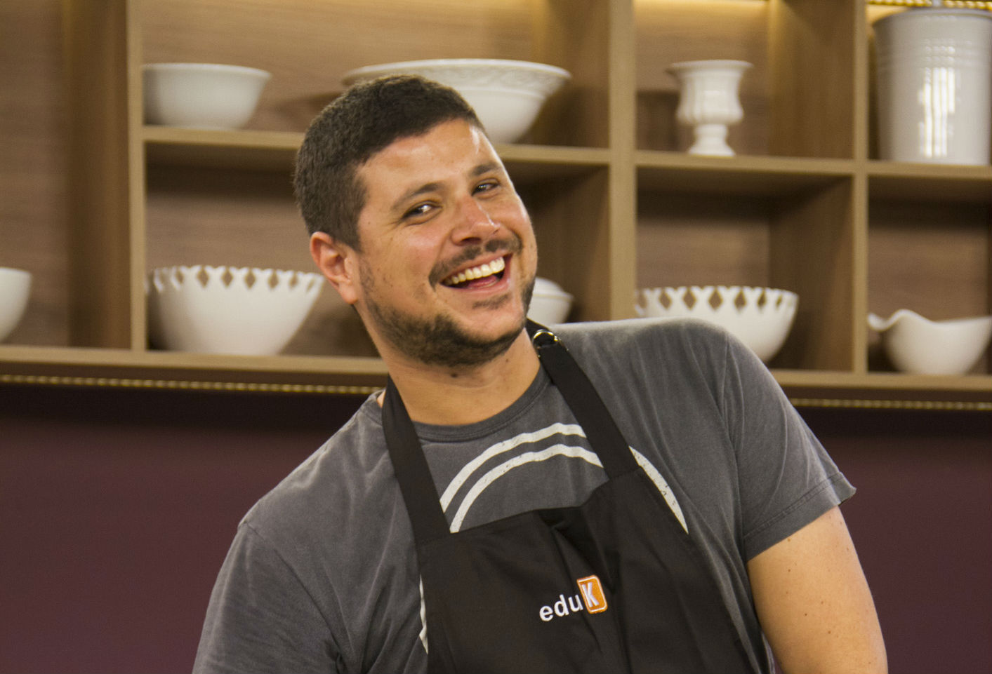 Finalista do MasterChef Brasil, Raul Lemos ensina pratos simples e ...