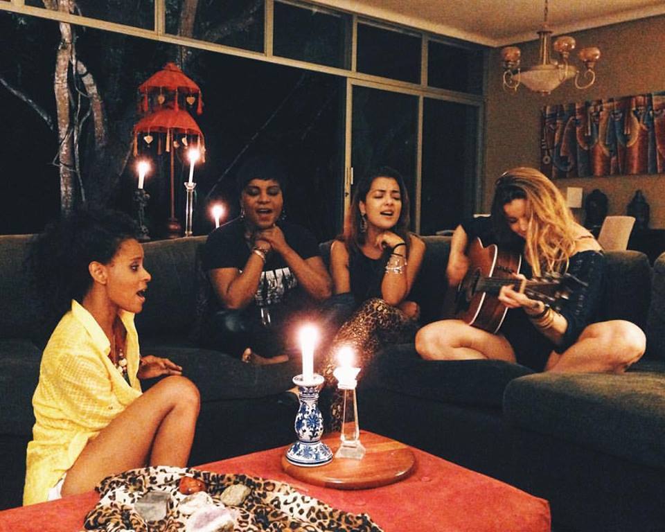 Grupo Rouge se reencontra e grava uma versão acústica lindíssima; assista