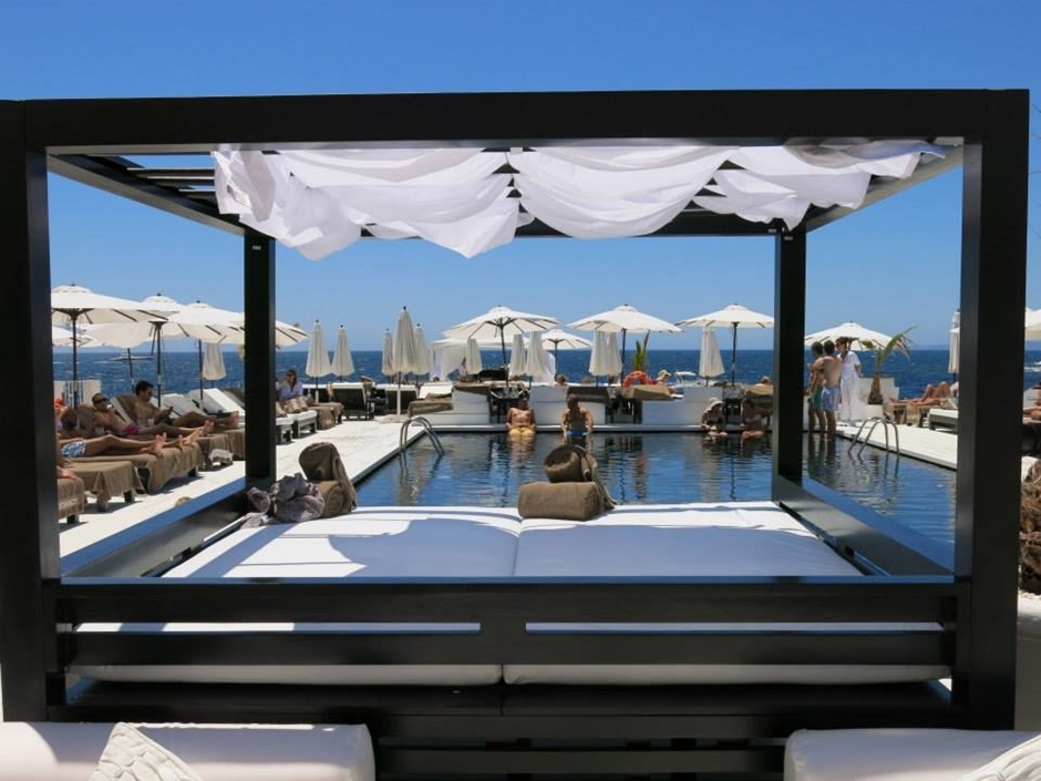 10 beach clubs pelo mundo