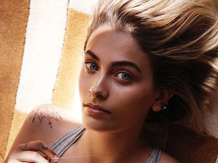 Paris Jackson fala sobre padrões de beleza e indústria da moda