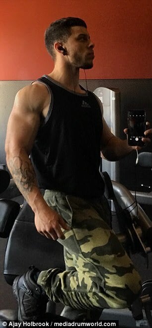 Fisiculturista trans concorre à maior competição de bodybuilding