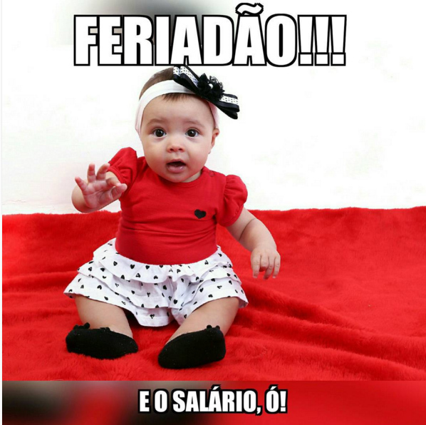 Mãe transforma fotos de bebê em memes para a internet