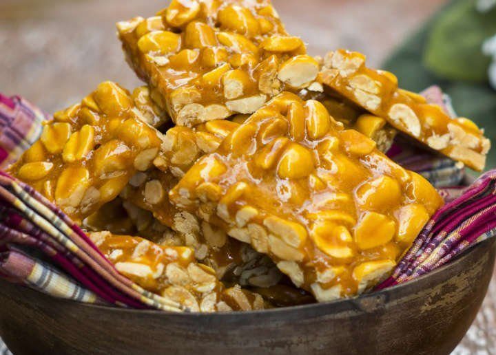 Pé de moleque crocante e fácil de fazer