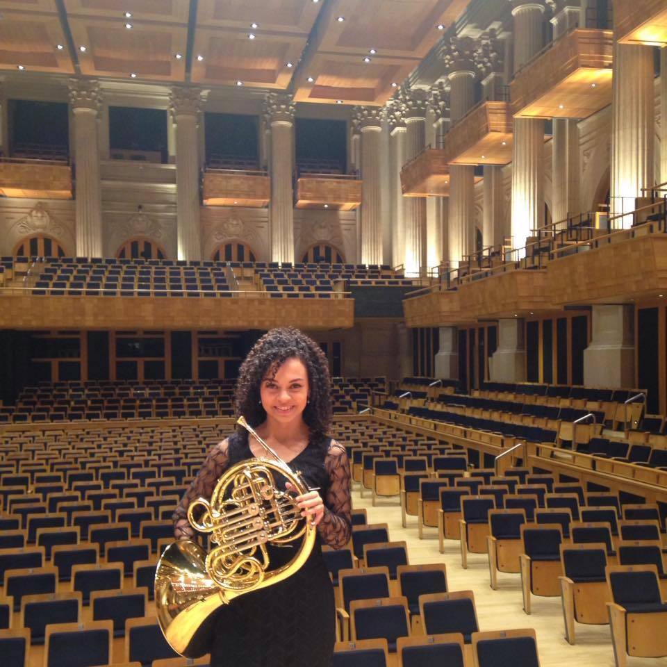 Tayane luta contra o tempo para não perder a bolsa na Alemanha