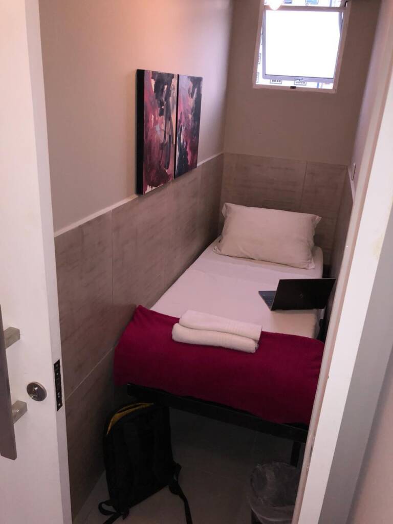 Hostel em São Paulo lança 'quartos-cápsulas'
