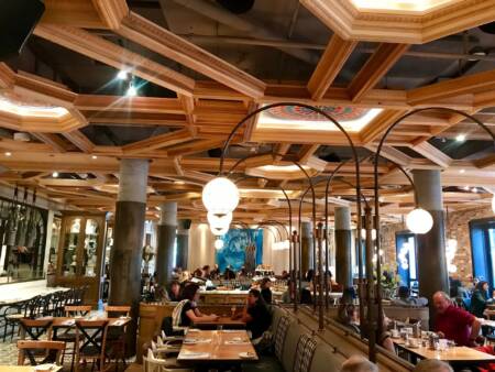 Descubra 8 passeios para um roteiro completo em Toronto