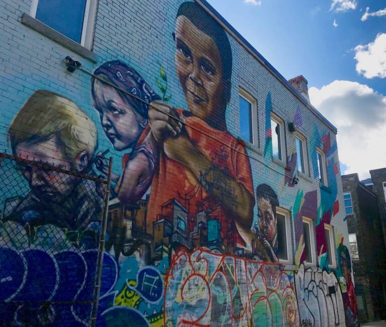 Conheça o Graffiti Alley e um roteiro de street art em Toronto