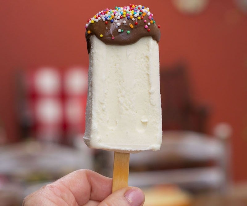 Picolé de leite em pó fácil e refrescante