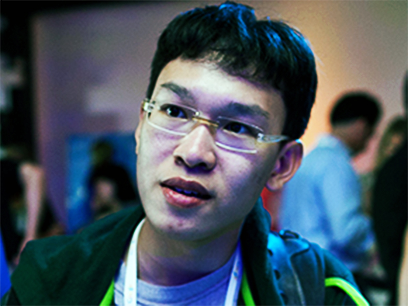 Menino de Cingapura estuda girassóis e descobre herbicida