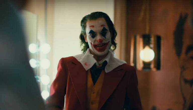 Chama o Batman: Coringa causa pânico em sessão de cinema