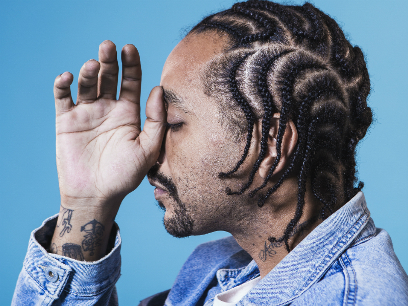 MAX B.O. lança álbum e celebra 20 anos de carreira no Sesc Pompeia