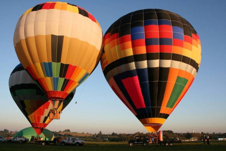 8 melhores lugares pelo mundo para passear de balão