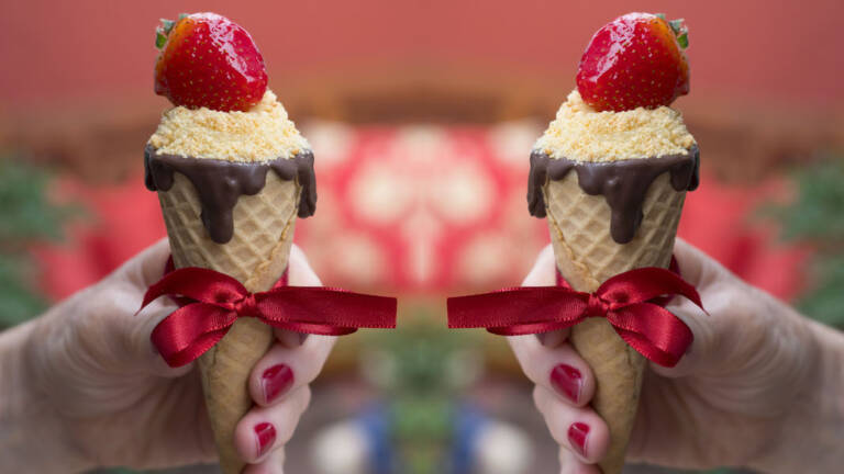 Cone trufado de torta de morango bem fácil de fazer