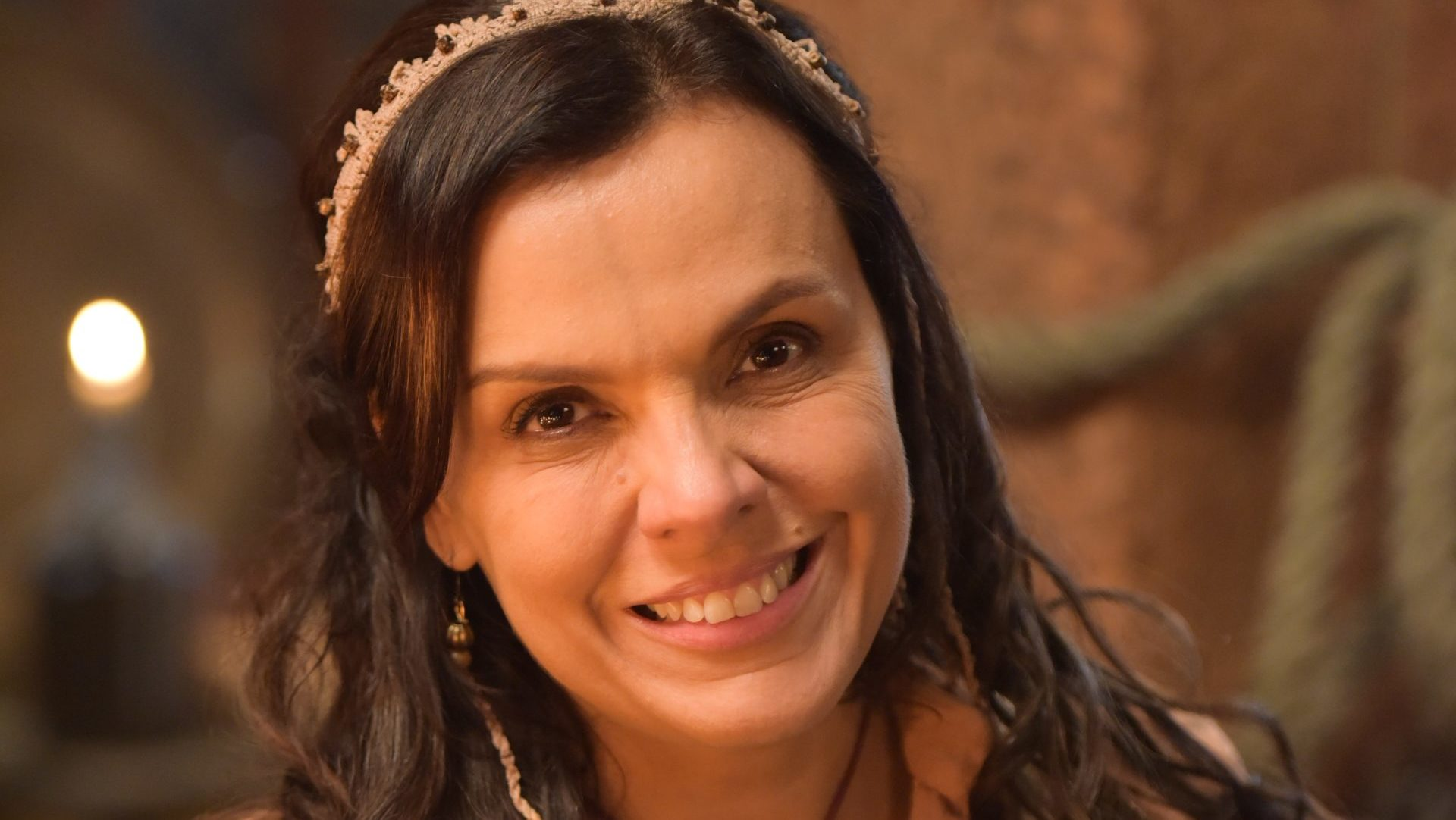 Covid-19: Com novela parada na Record, atriz vende comida por delivery