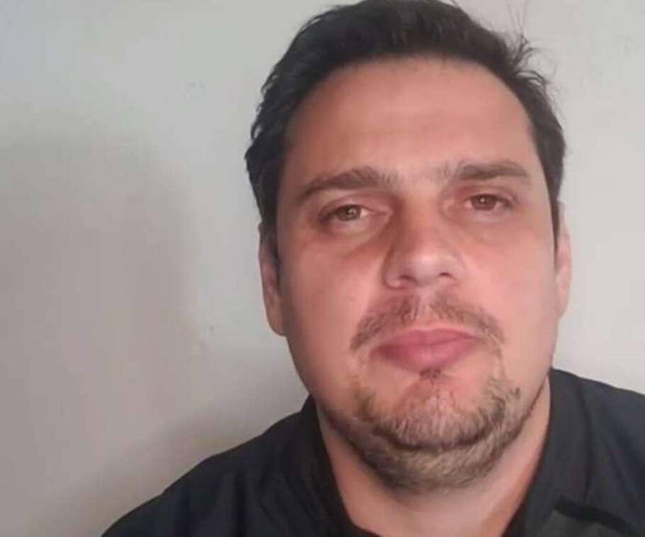 Jornalista demitido por racismo tem grupo de WhatsApp chamado 'Senzala'