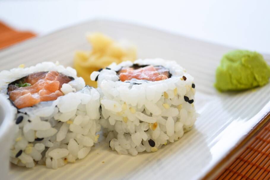 Conheça o uramaki: uma receita diferente de sushi