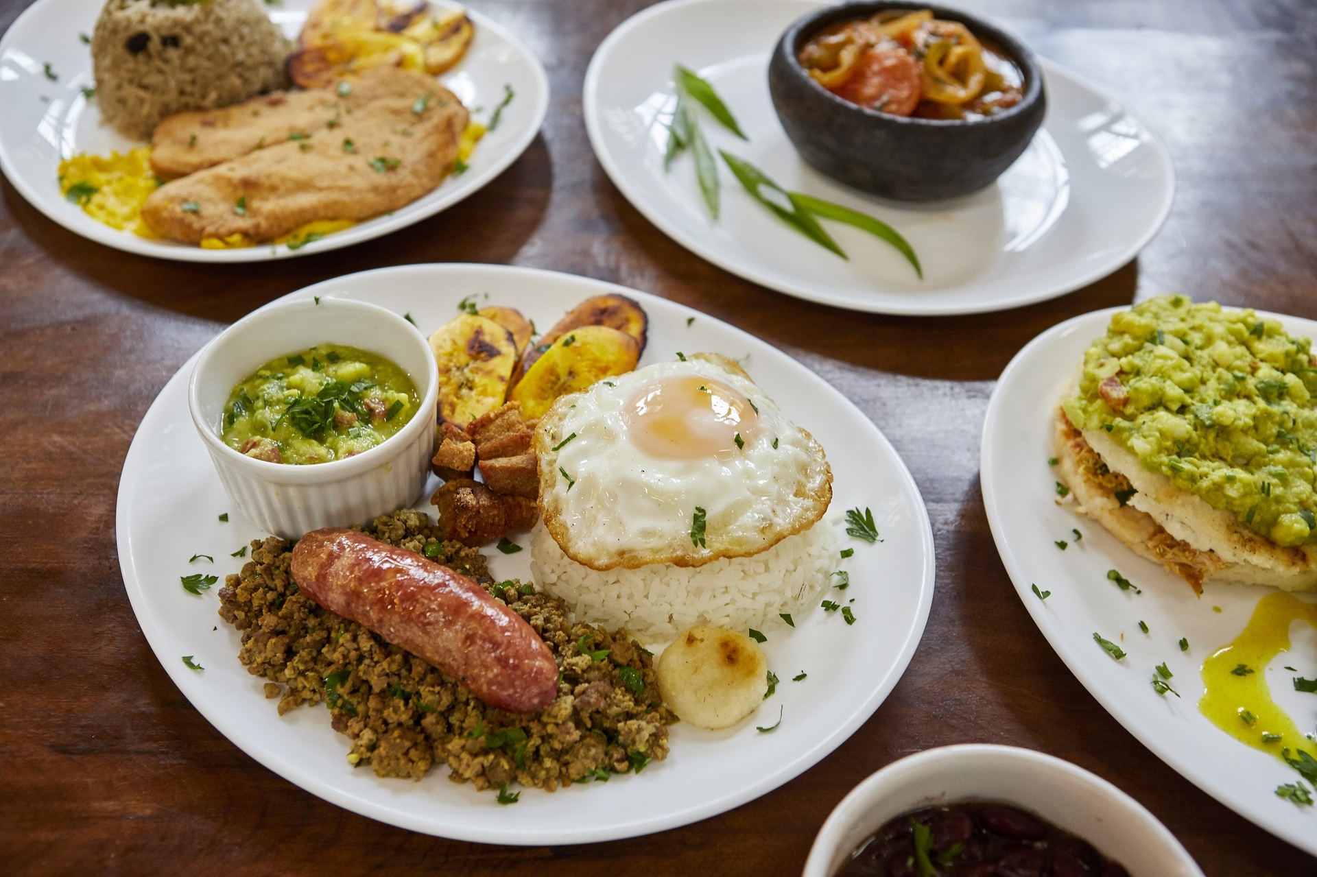 Café Colombiano reúne o melhor da culinária latina