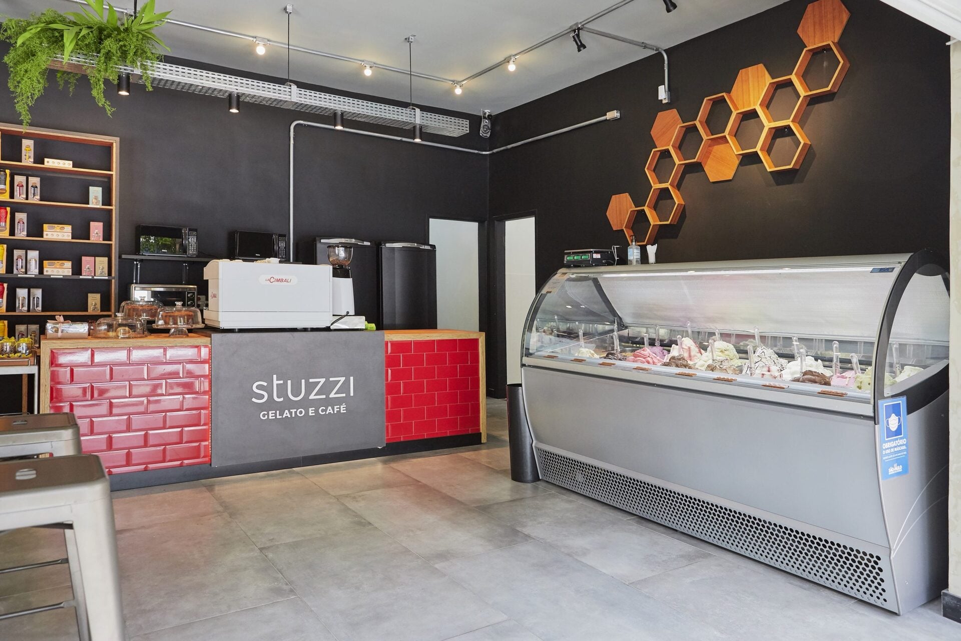 Delicie-se com os sorvetes, docinhos e cafés veganos da Stuzzi