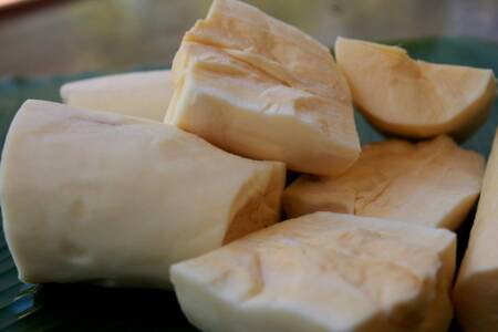 Bolo de mandioca crua que vale cada pedaço