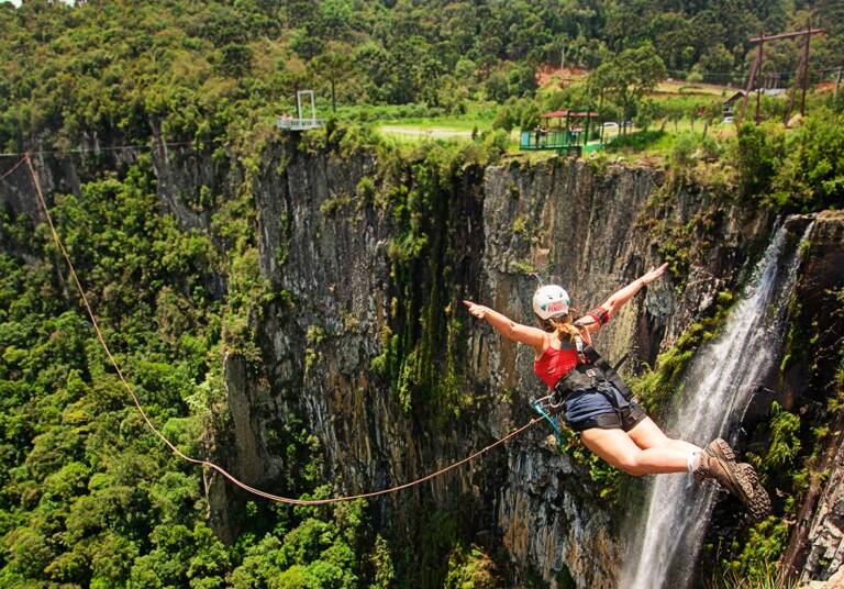 'Pêndulo humano' é atração radical na Serra Catarinense
