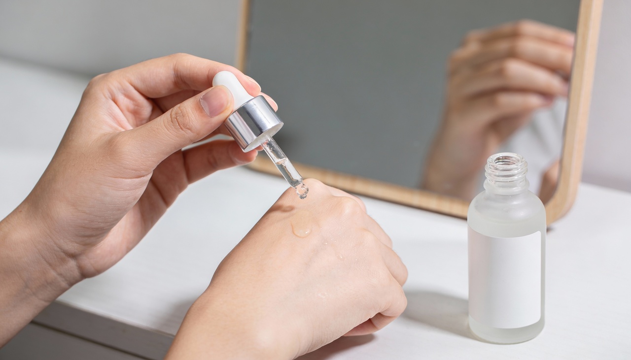 Tudo sobre o poder do ácido hialurônico no skincare e a hora correta de ...